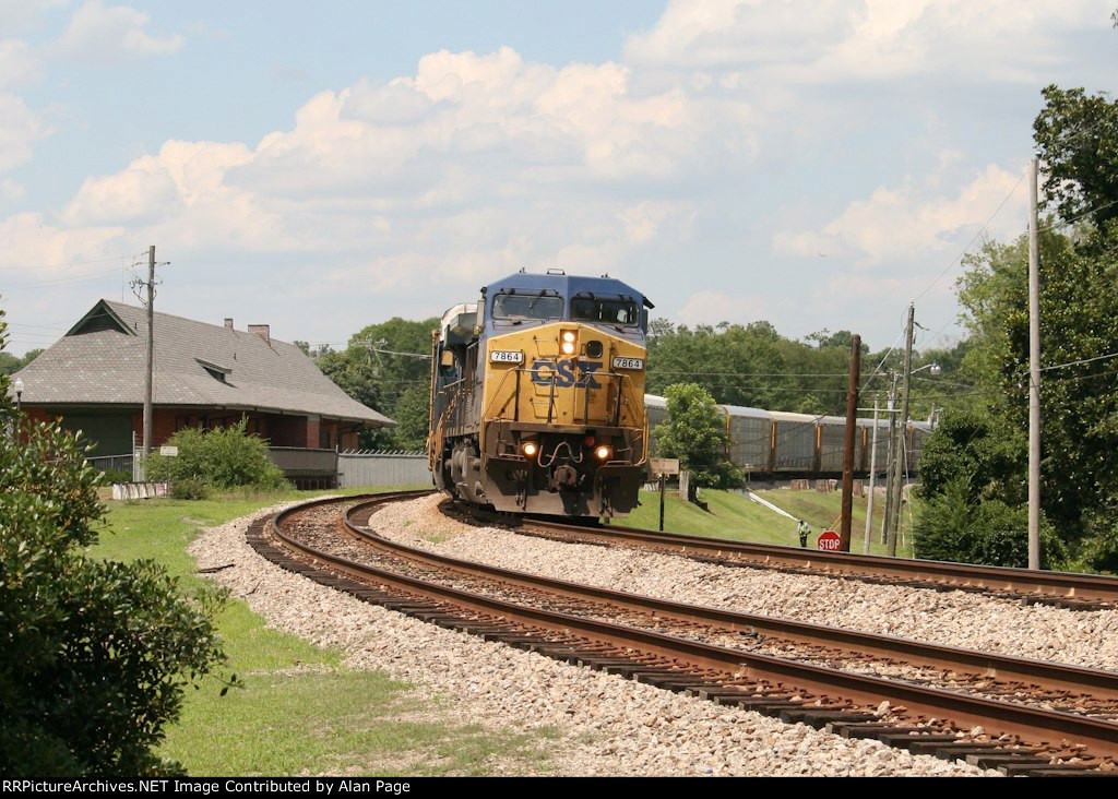 CSX 7864 and 5419 lead a line of autoracks SB